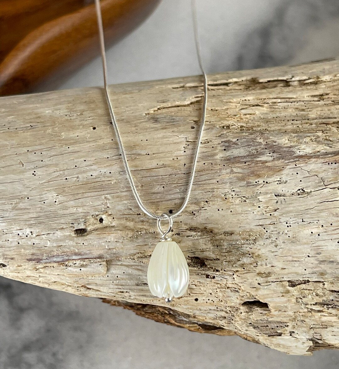 Hawaiian Pikake PENDANT Mother of Pearl Single Gold or Silver - Etsy