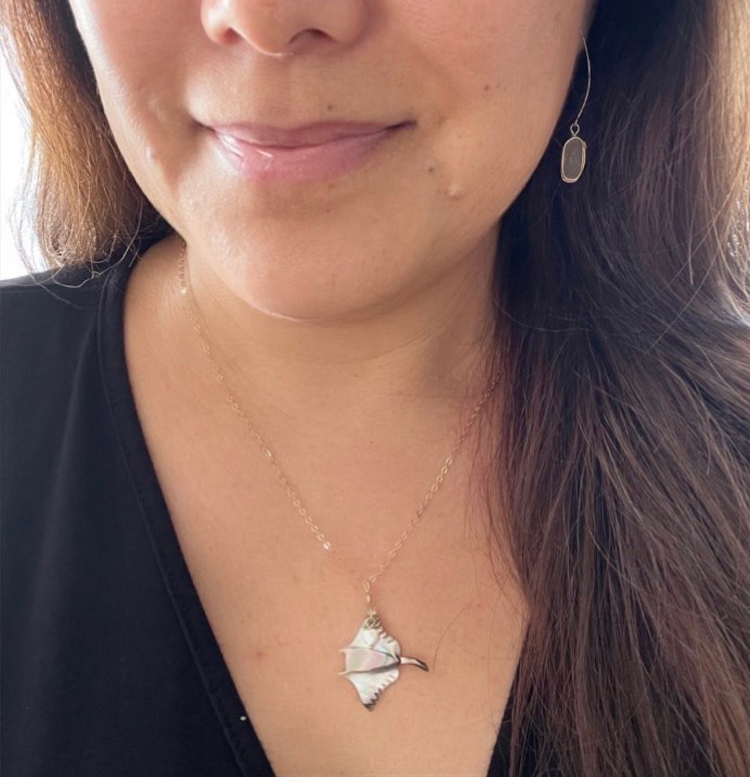 Large Manta Ray Mother of Pearl & Heart With Gold or Silver Chain ...