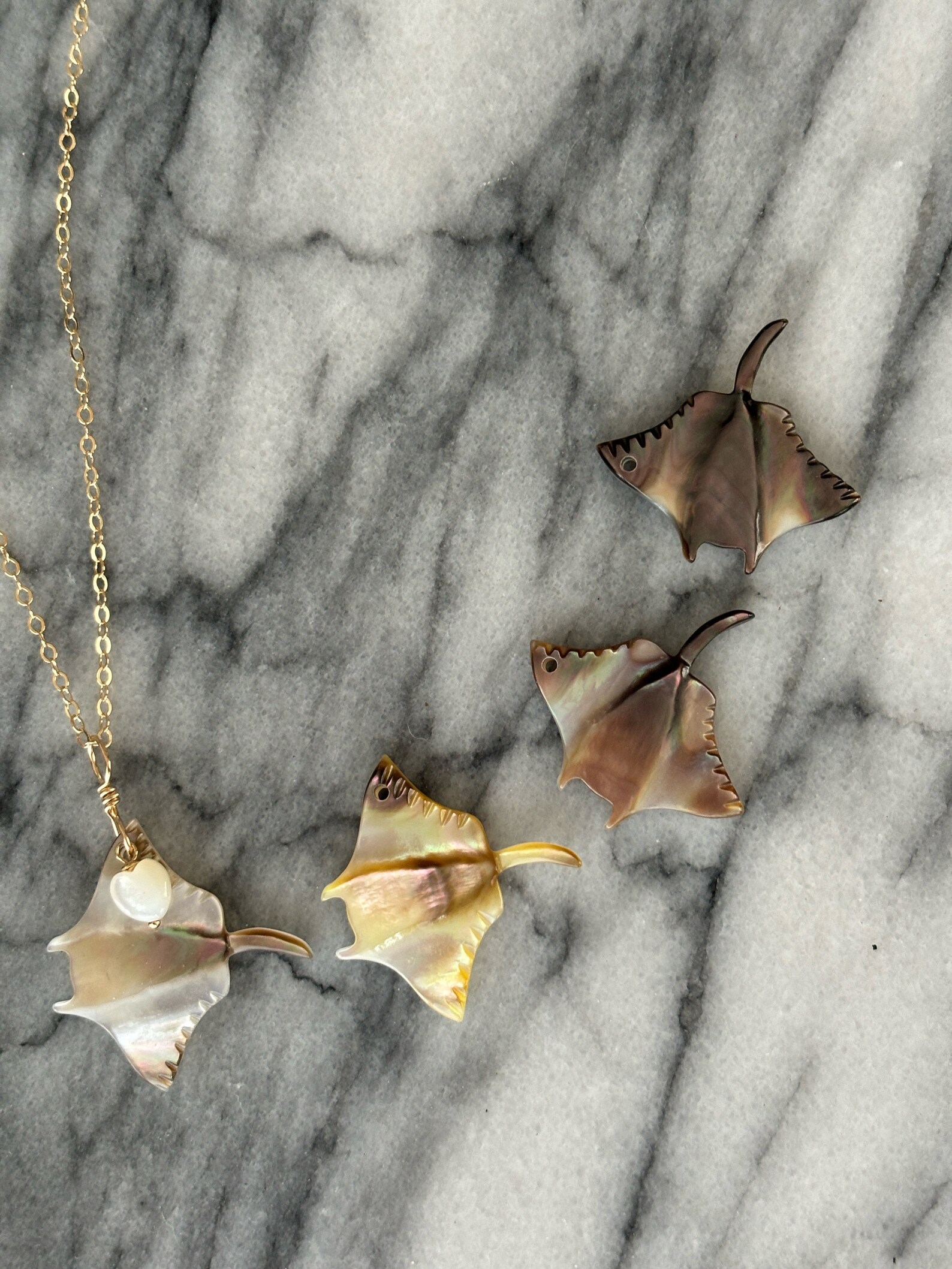 Large Manta Ray Mother of Pearl & Heart With Gold or Silver Chain ...