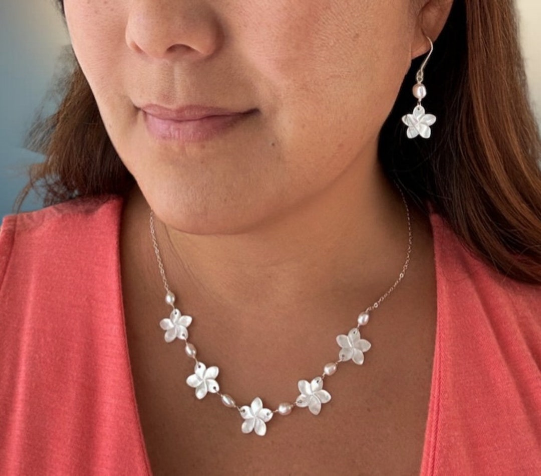Hawaiian Mini Plumeria & Pearls Mother of Pearl Necklace - Etsy
