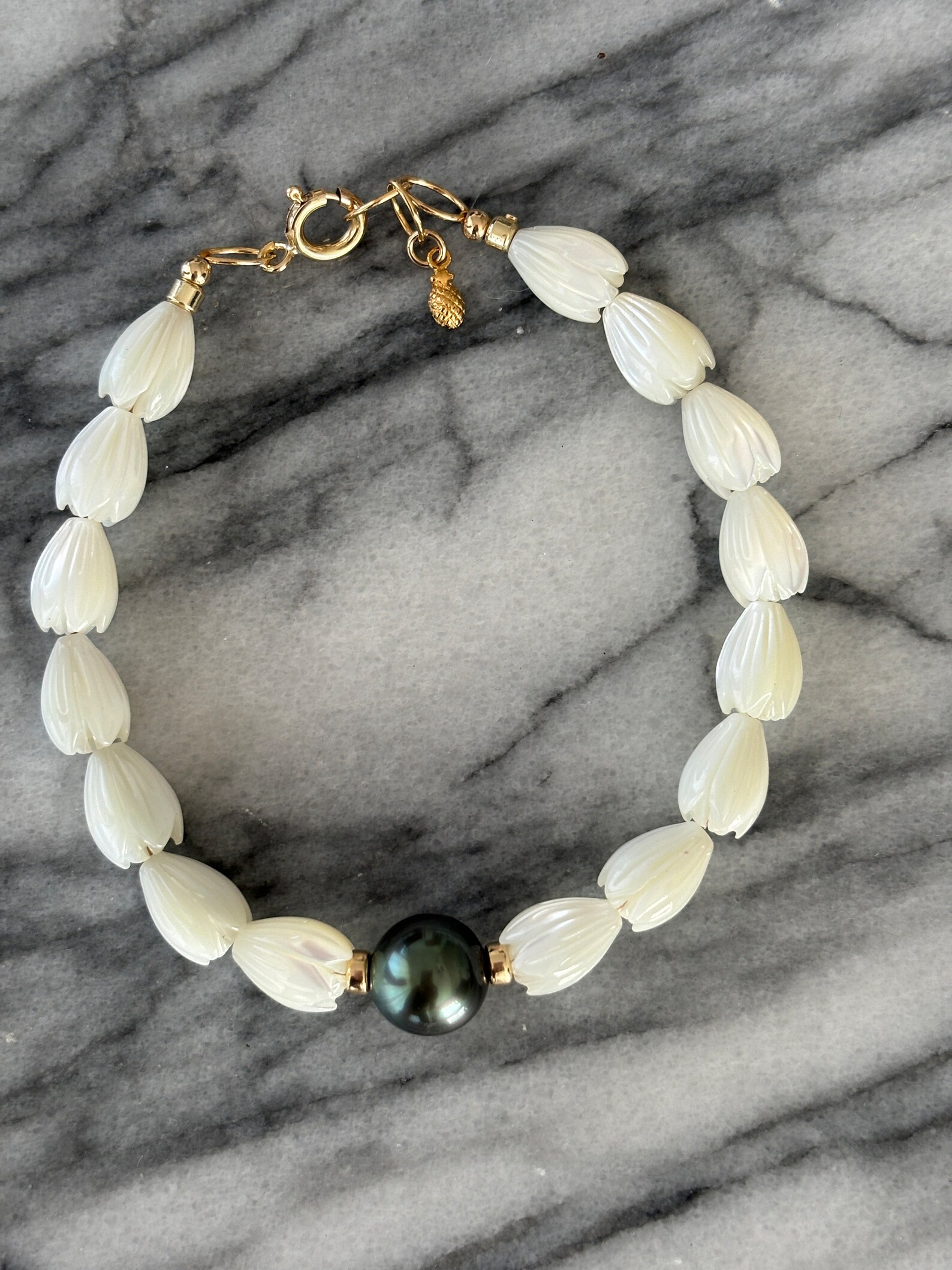 Ali'i Pikake Bracelet Tahitian Pearl & in Gold or Silver - Etsy