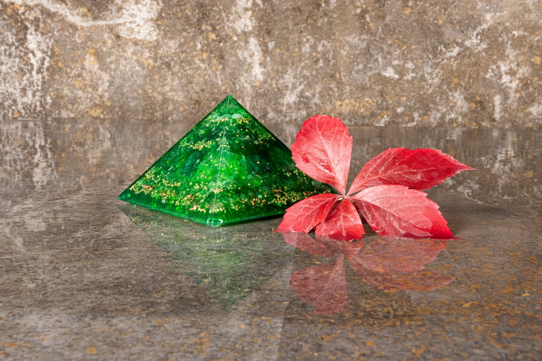 Prana Crystal® Harmony Pyramid Orgonite Malachite - Etsy