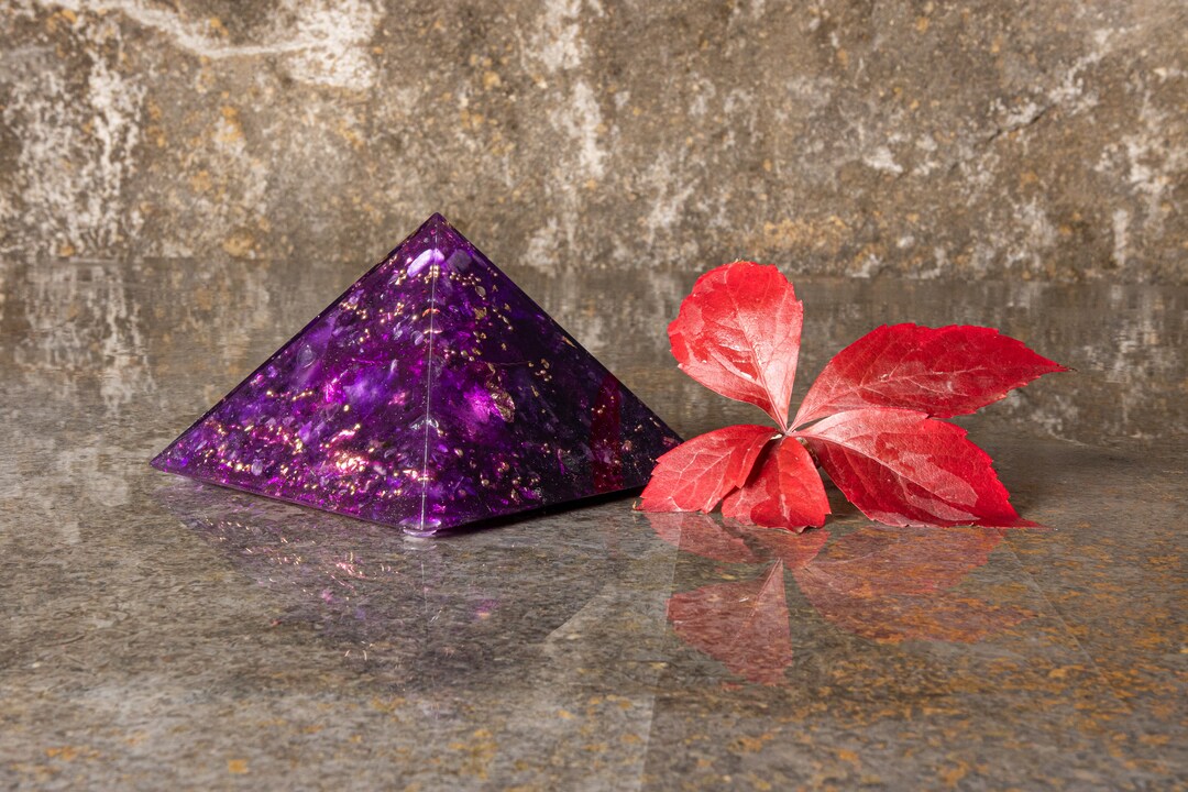 Pranakristall® Transformation - Pyramid - Orgonite - Amethyst - Etsy