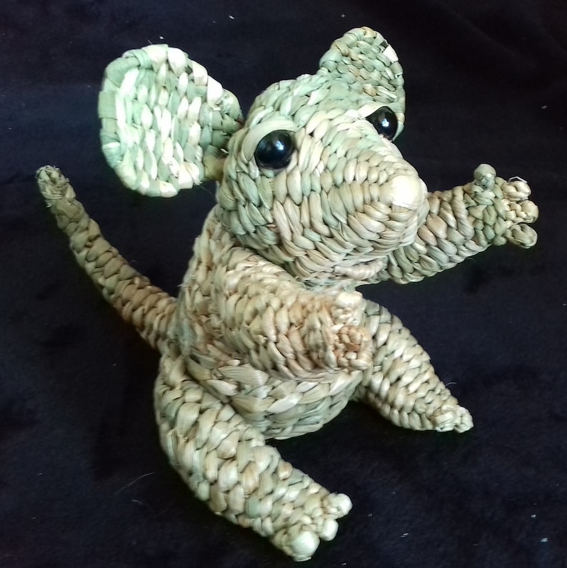 Miniature wicker Mouse Mouse Sculpture small Mouse Figurine | Etsy