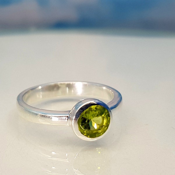 Peridot Ring - Etsy