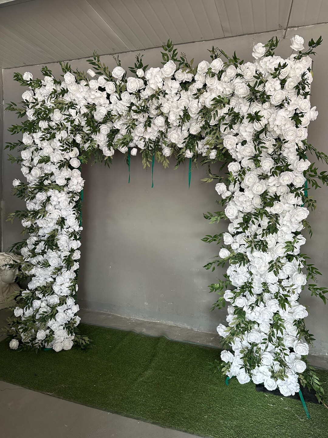 Square White Rose Arch Flowers Willow Greenery Arch Flowers Row Wedding ...