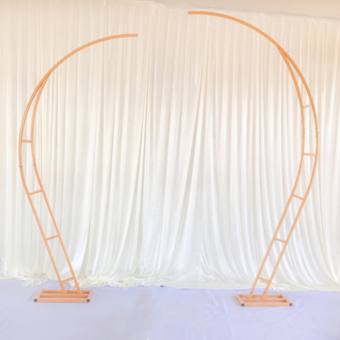 Irregular Heart Proposal Metal Stand Gold Curved Arch Wedding ...