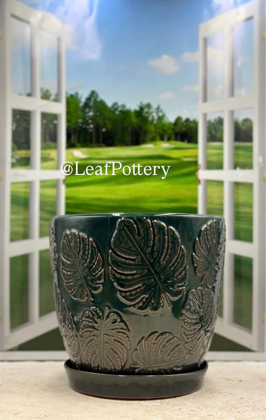 Green Monstera (LG) Leaf Ceramic Planter Pot With Saucer Attached ...