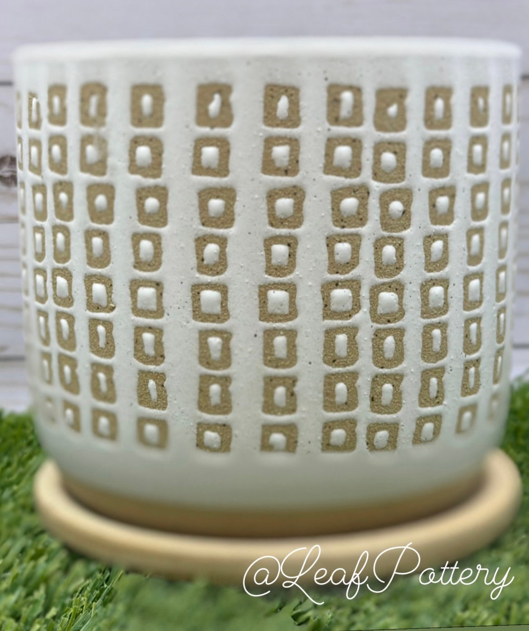 Sandy Window Ceramic Planter Pot With Saucer Attached/planters and Pots ...