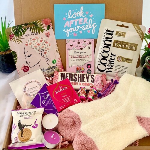 A Hug in a Box Letterbox Gift Pamper Box for Her Friend - Etsy UK