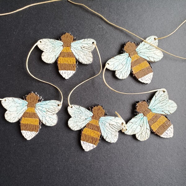 Bee Garland - Etsy UK