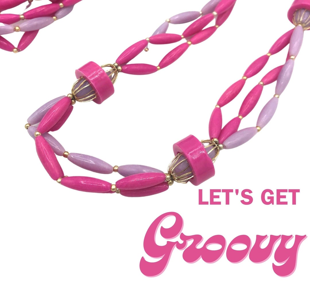 Groovy Pastels: Fun '60s Mod Style Plastic Bead Necklace in Pink and ...