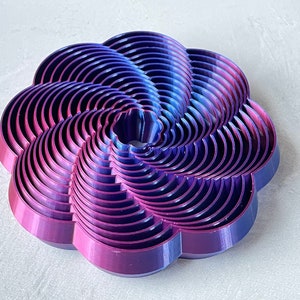 Fidget Toy | Nested Flower | Silky Color-shift - Etsy
