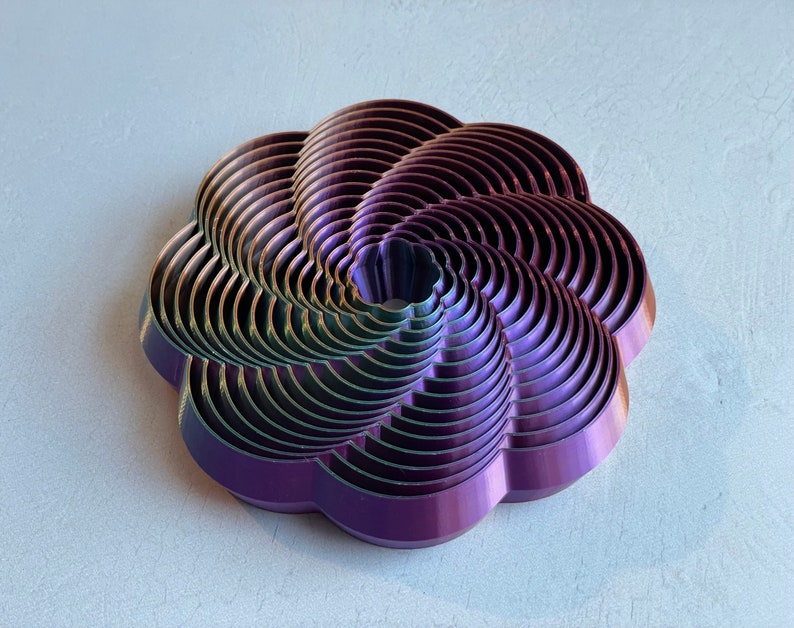 Fidget Toy | Nested Flower | Silky Color-shift - Etsy