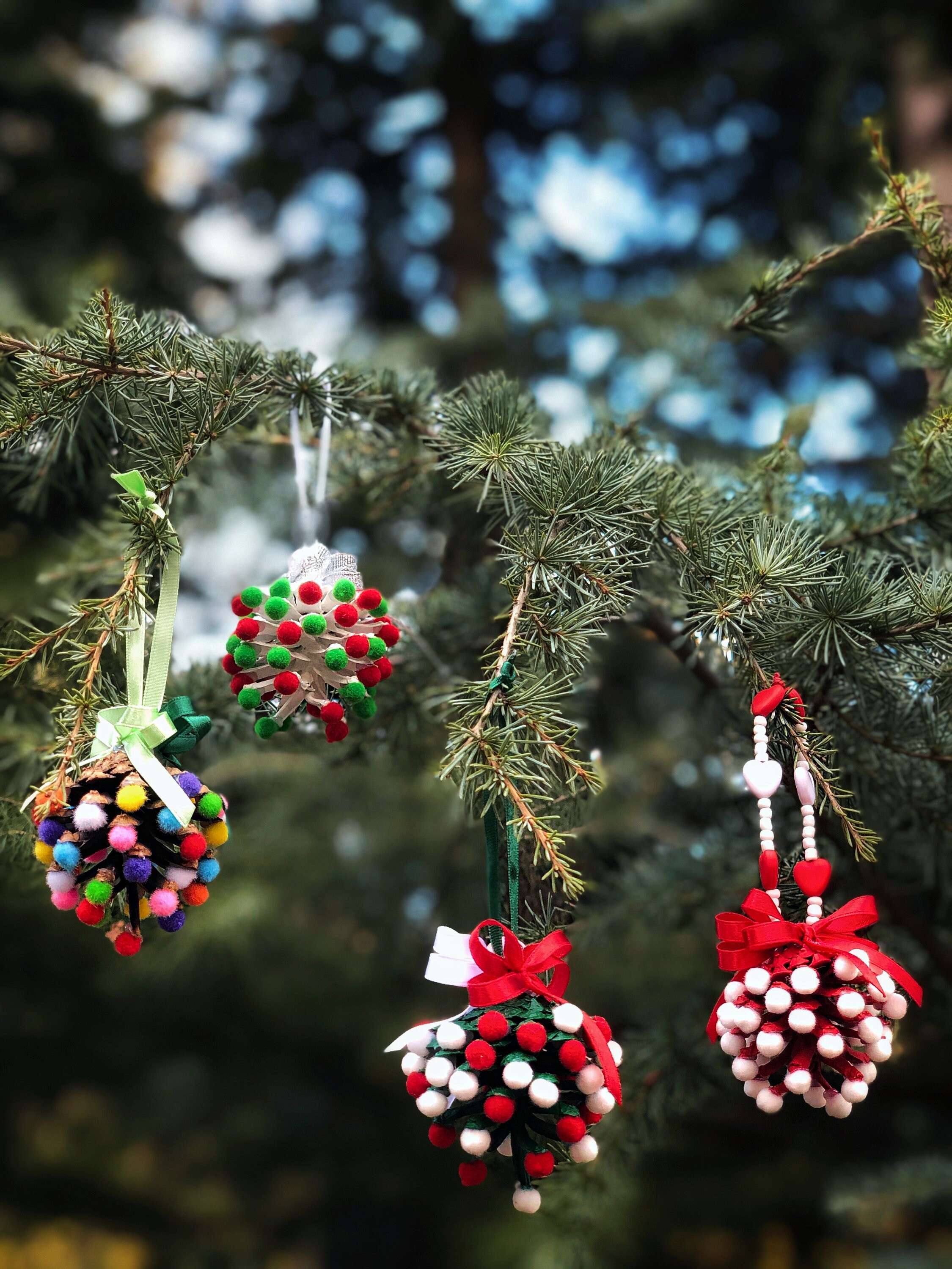 Christmas Globes skittles 8 Pcs Pinecones and Ribbons Colorful ...