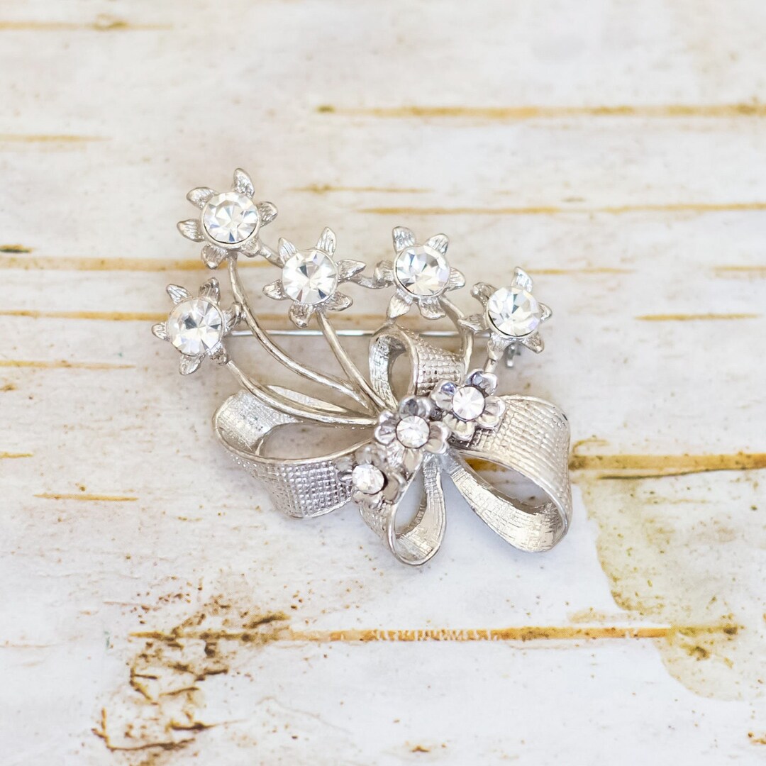 Broche argentée avec ruban de fleurs en strass abstraits vintage - B14 ...