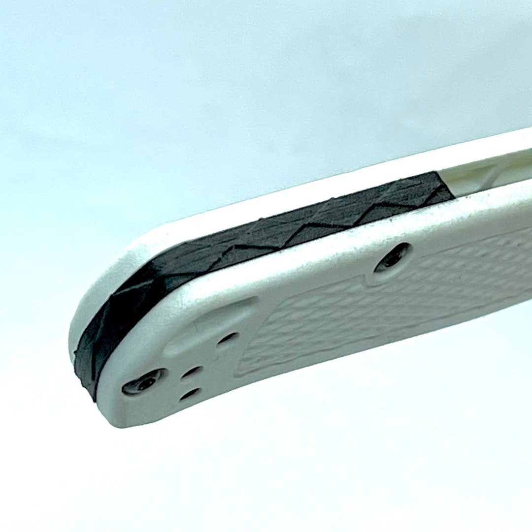 Benchmade Mini Bugout Diamond Back, Backspacer (carbon Fiber) Custom ...