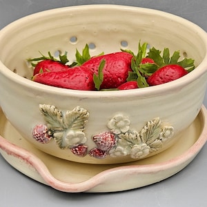 Handmade Berry Bowl, Stoneware Strawberry and Bees Decor - Etsy