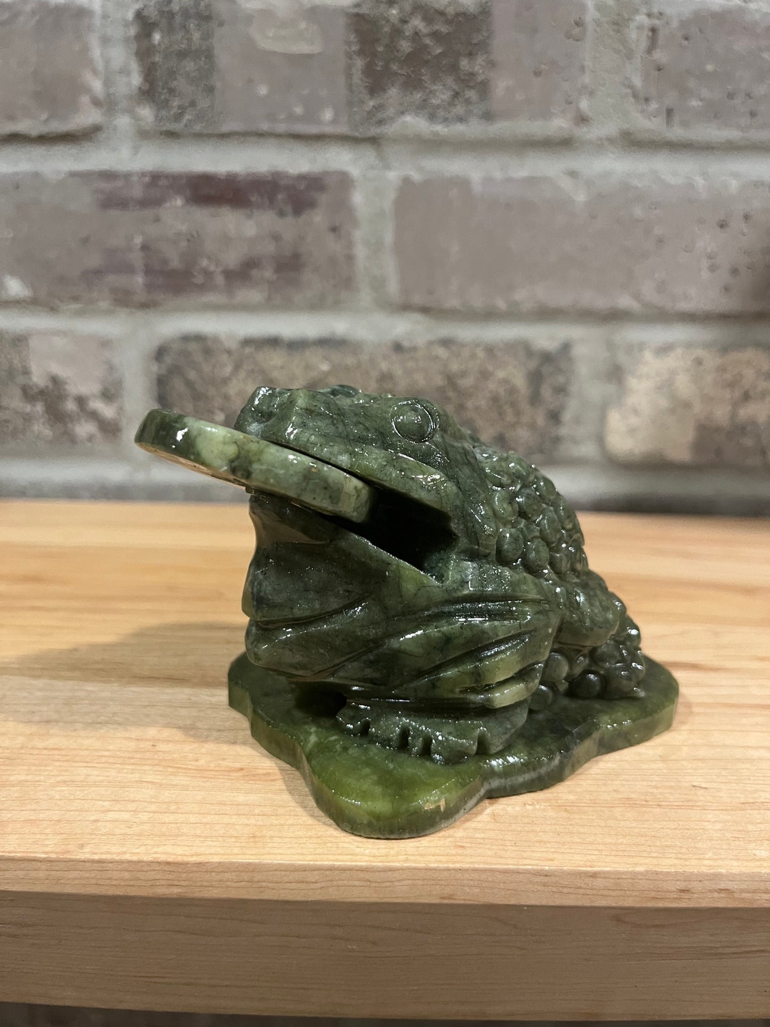 Jade Money Frog Carving spinnable Coin - Etsy