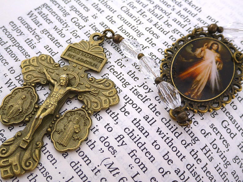 Chaplet of Divine Mercy: Red Roses, Glass Beads, Pardon Cross - Etsy