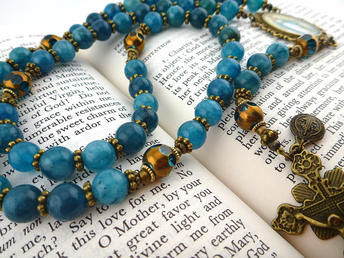 Our Lady of Grace Rosary. 8mm Jade, Daisy Spacers, 8mm Table Cut Czech ...