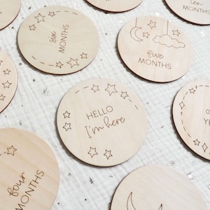 Wooden Baby Milestone Discs | Engraved Moon & Stars - Etsy