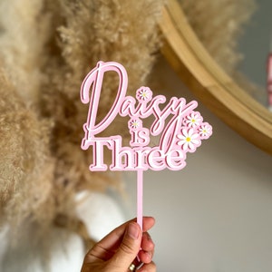Custom Daisy Acrylic Cake Topper: Name & Age - Etsy