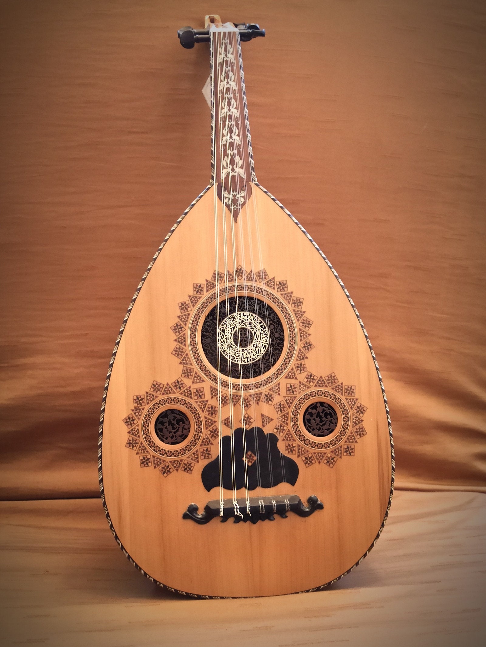 High Quality Oud Made by Zeryab Nahat Style MOSAIC - Etsy