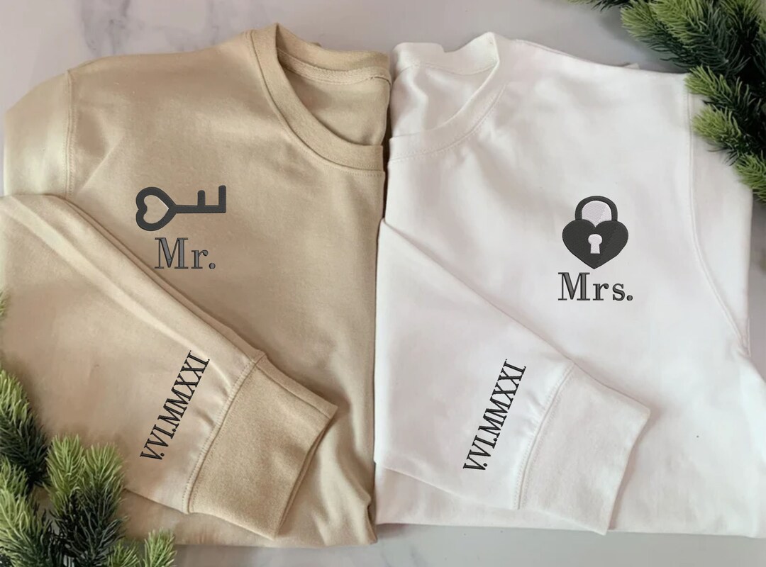 EMBROIDERED Custom Lock and Key Couple Sweatshirt Wedding - Etsy