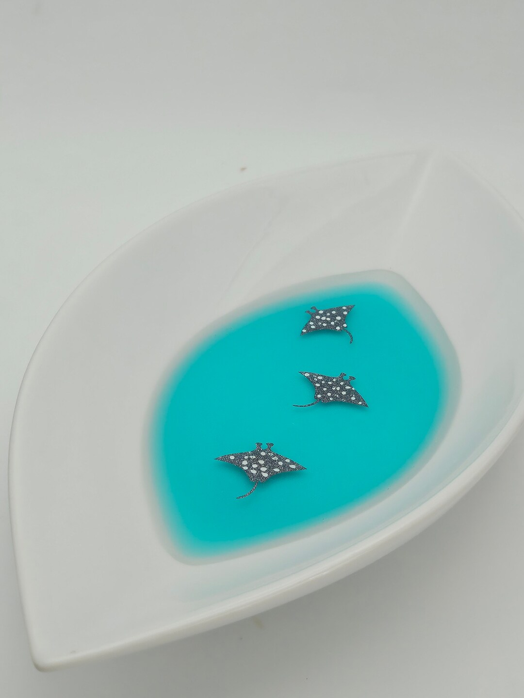 Ocean Resin Manta Ray Ceramic Tray, Resin Ocean Art Dish, Spotted Eagle ...