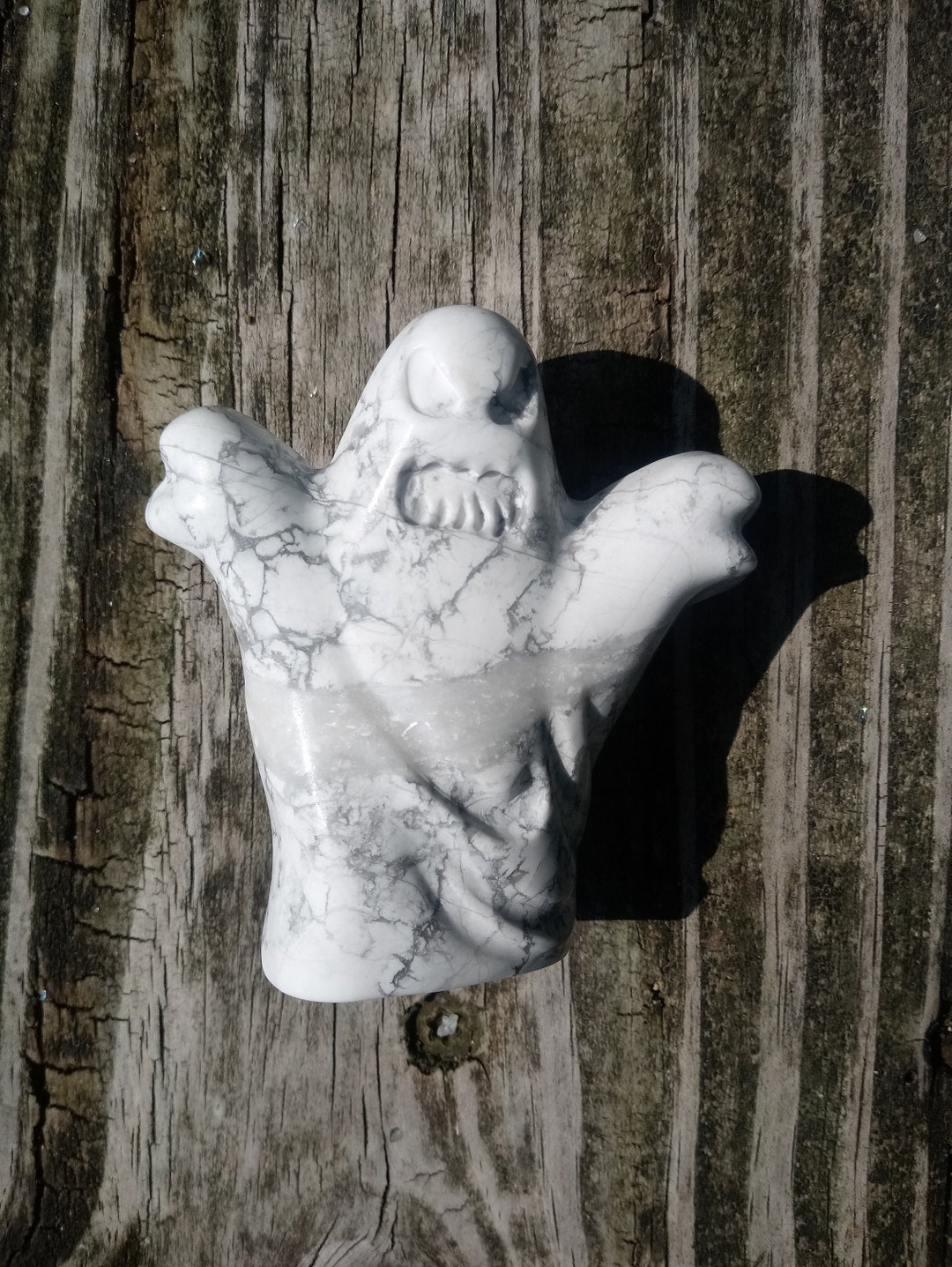 Howlite Ghost, Crystal Ghost, Halloween Crystals, Ghost Carving, Hand ...