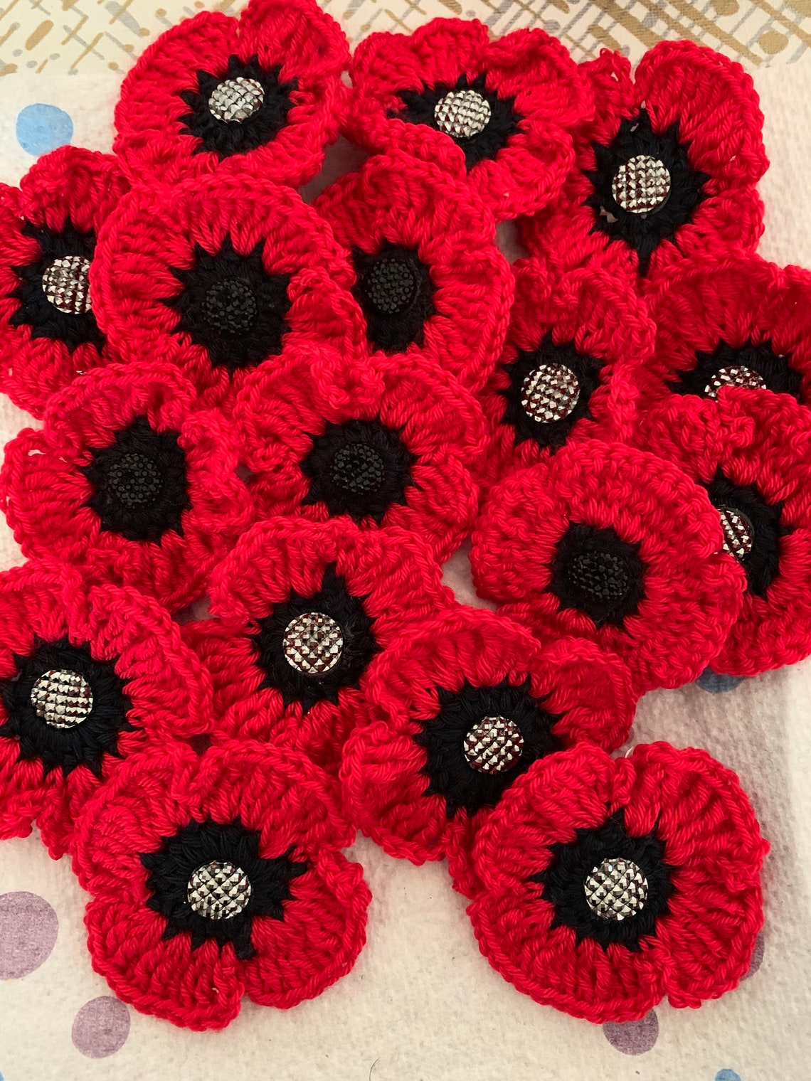 Crochet Poppy Brooch - Etsy UK