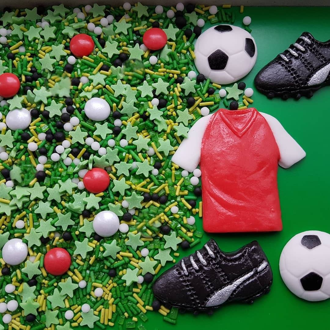 For Arsenal Fans - Edible Football Boots/balls/shirt & Sprinkles Cake ...