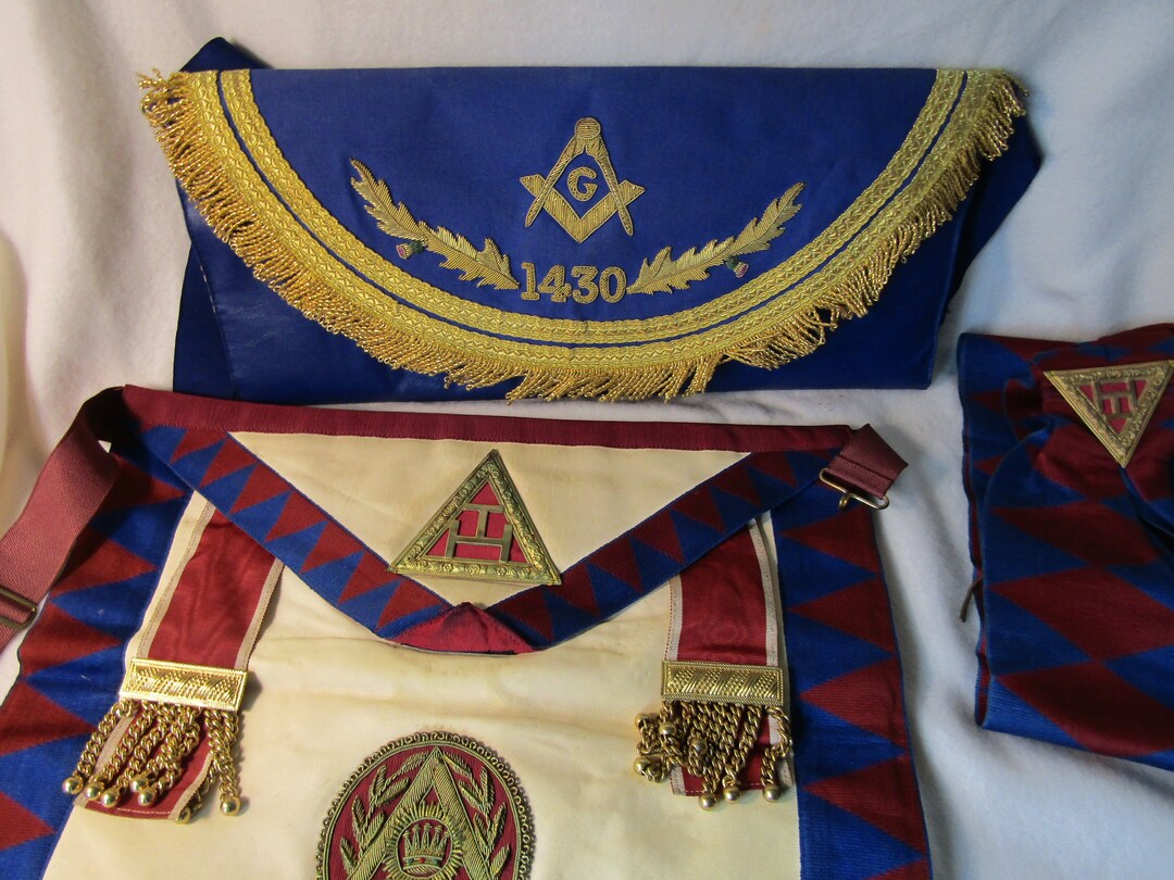 Vintage Masonic Regalia - Old Masonic Apron - Badges - Free Masons - 3 ...