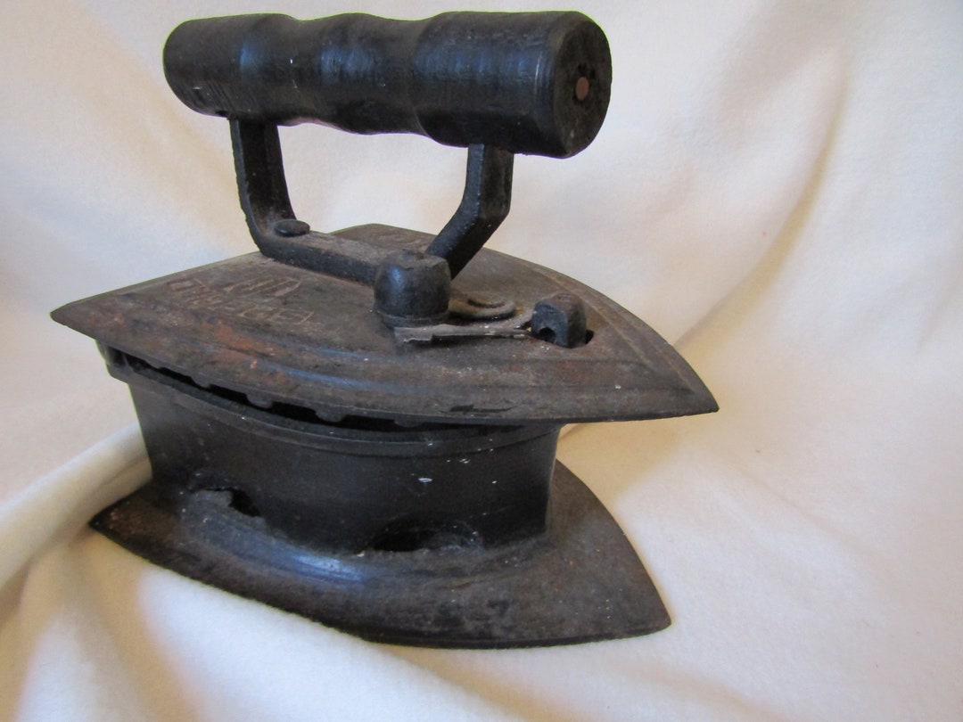 Vintage Cast Iron Coal Clothes Press - Iron - Victorian Iron - Coal ...