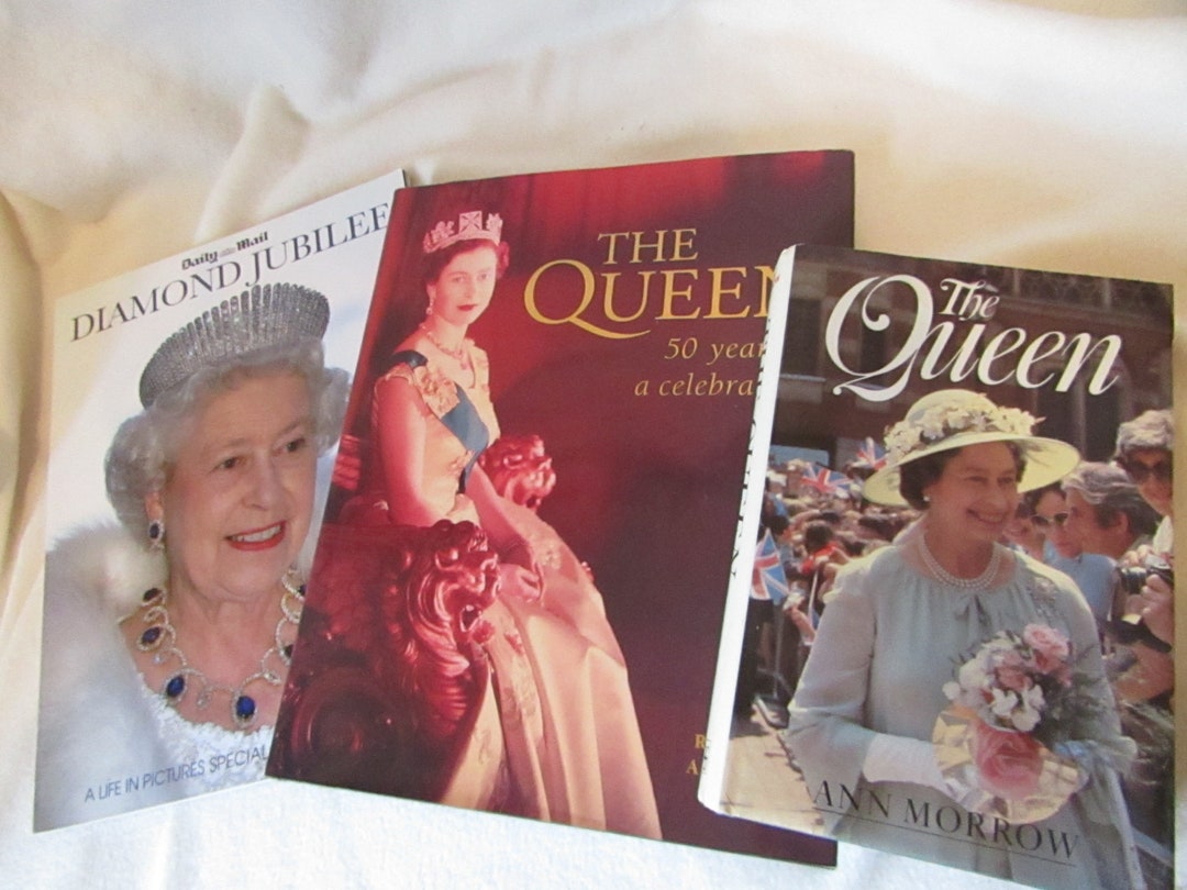 Royal Family - the Queen - 3 Books - Buckingham Palace - Elizabeth HM ...