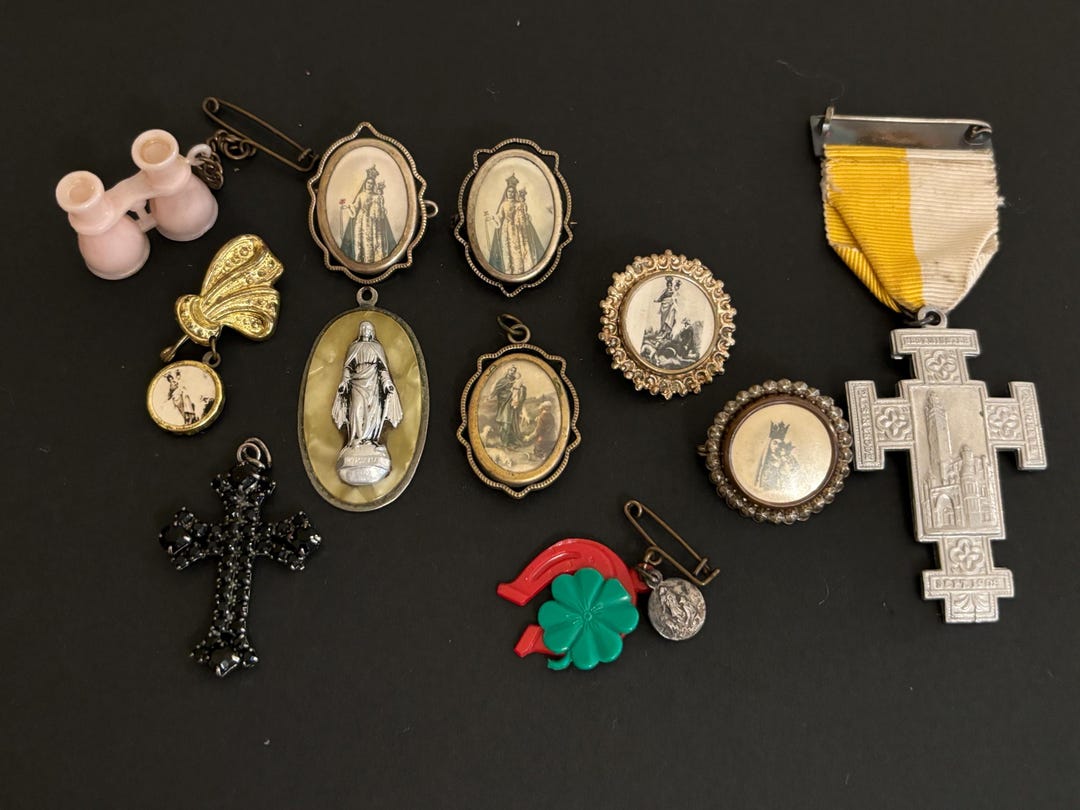 11 Vintage Assorted Catholic Religious Faith Items and Trinkets - Etsy