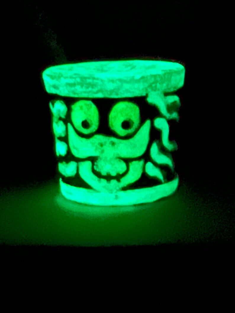 Haunted Mansion Hat Box Ghost Peg Doll - Etsy