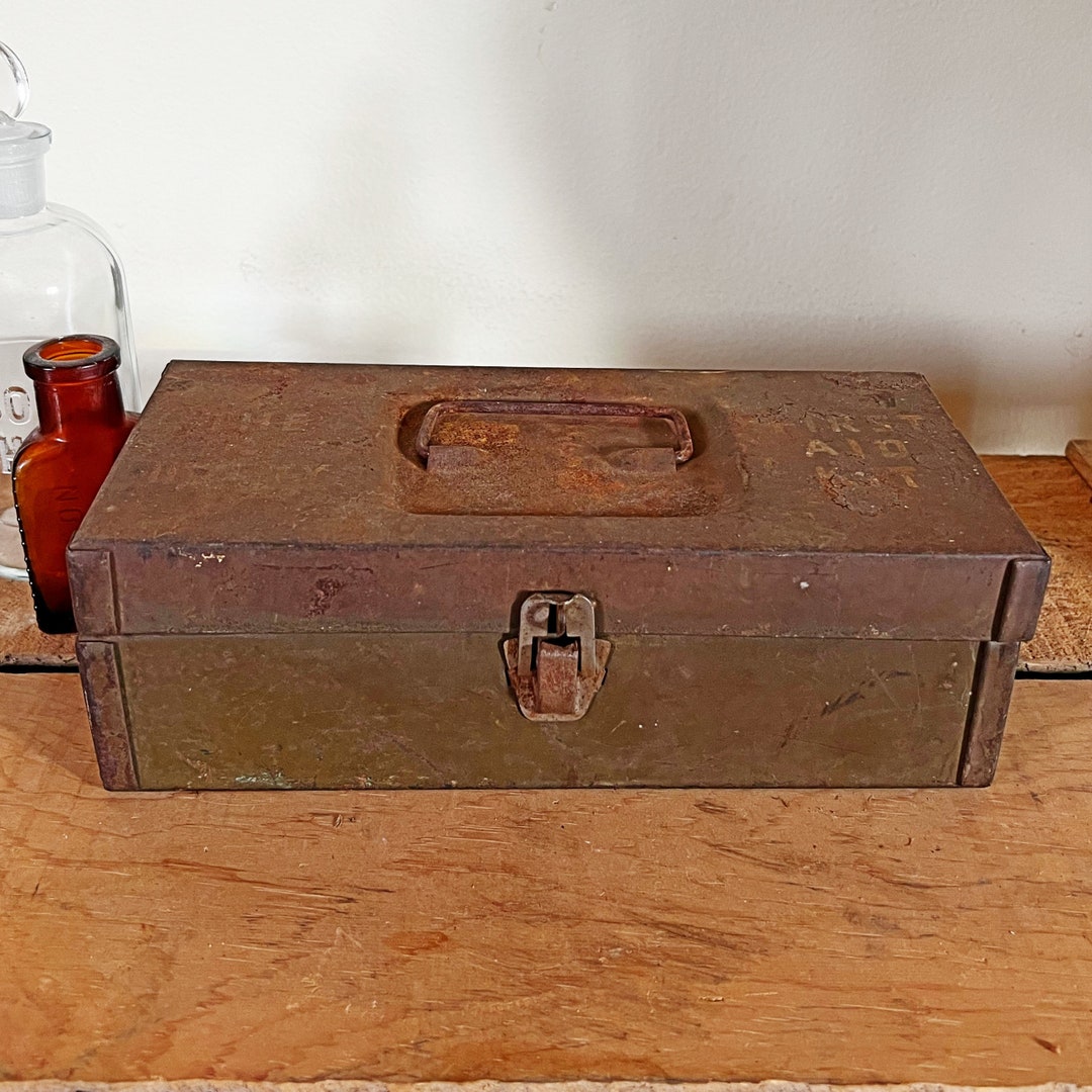 Vintage First Aid Kit Box, Rusty Metal Storage, Industrial Decor, Vintage Medical - Etsy