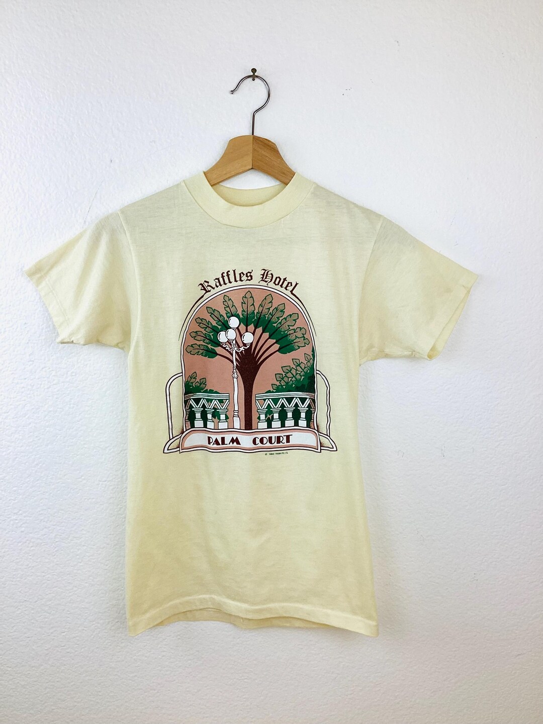 Vintage 1980s RAFFLES HOTEL Palm Court Novelty T-shirt / T Shirt Top - Etsy