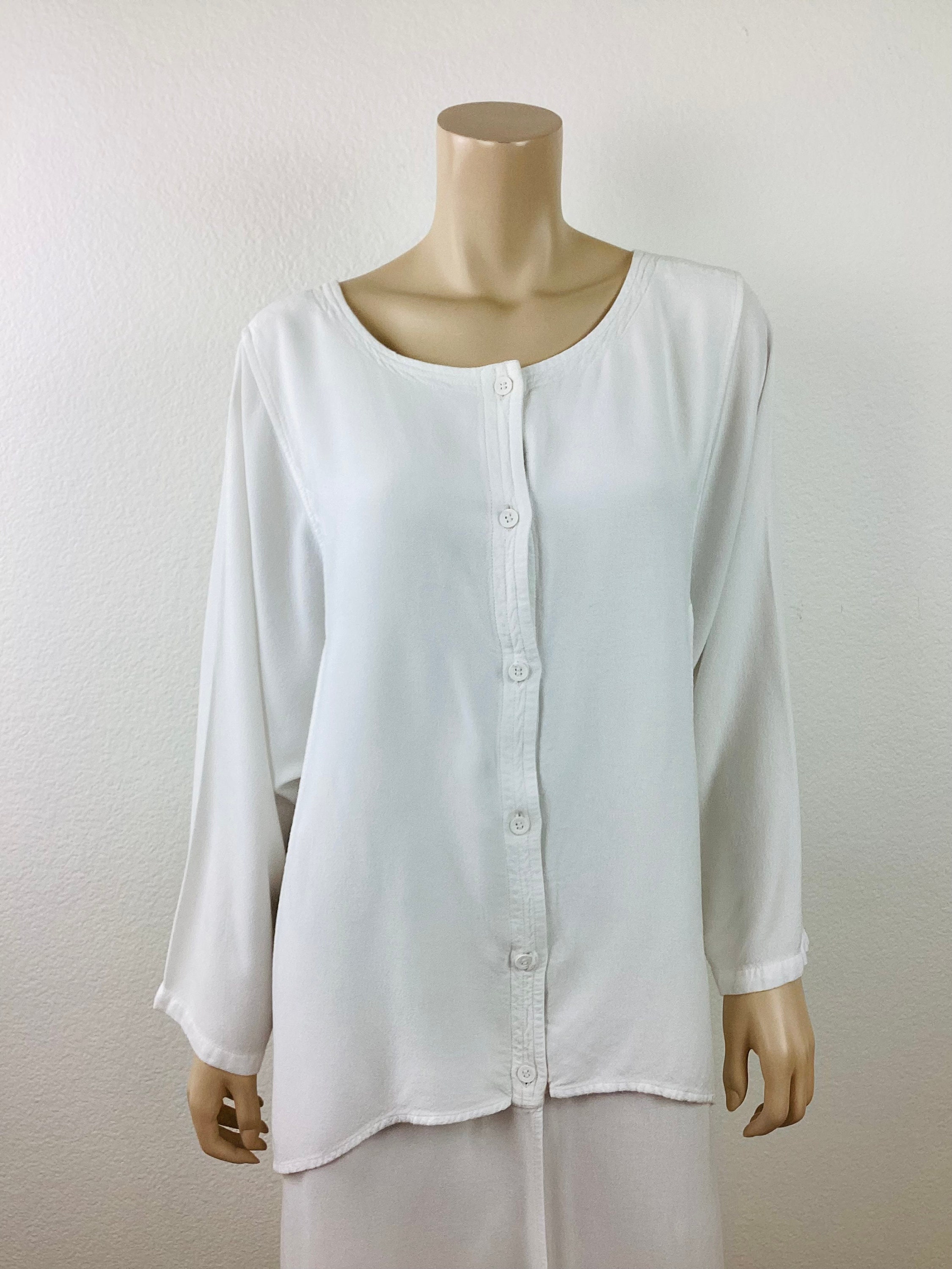 Vintage WHITE MOROCCO Laise Adzer / Tienda Ho Style Button - Etsy