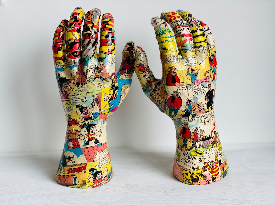 2 Comic Mannequin Hands Colourful Cartoon Comics Mannequin Hand ...