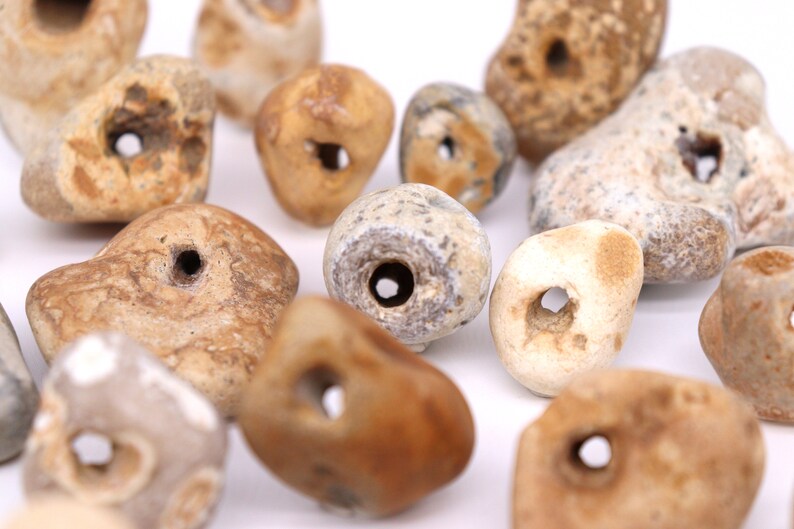20 Small Hagstone Pebbles Witch Stones Holey Stones | Etsy