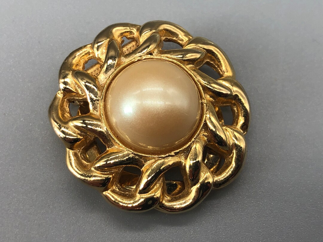 Vintage Gold Tone Faux Pearl Scarf Clip | Vintage Gold Tone Designer ...