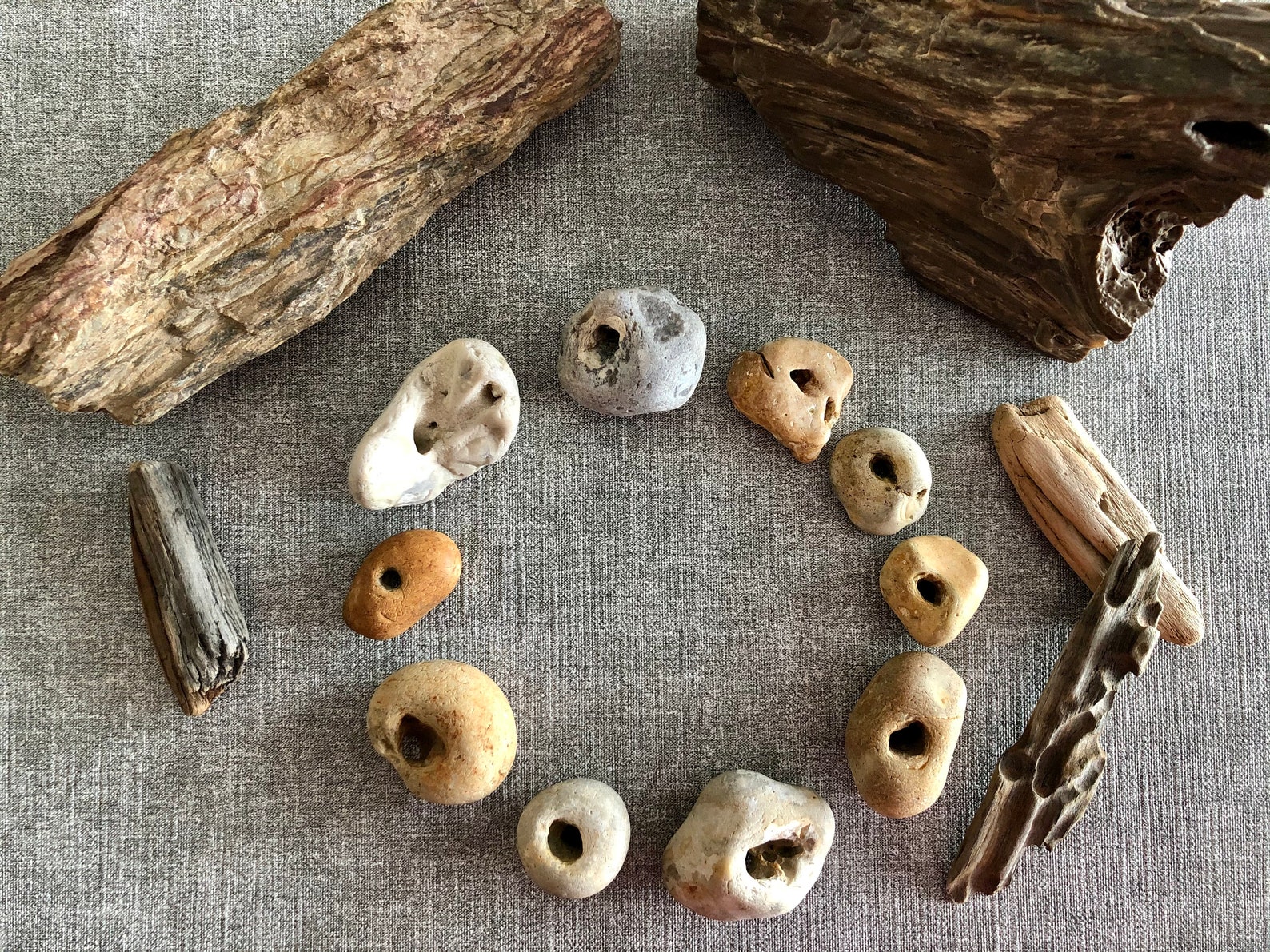 10 Hagstone Pebbles Witch Stones Holey Stones Faery - Etsy