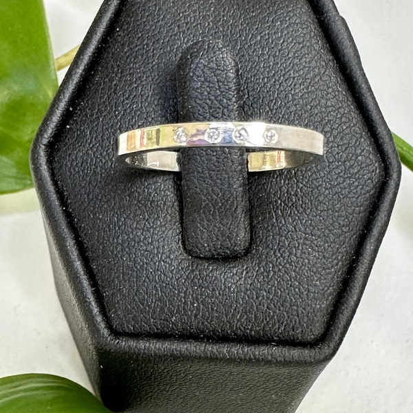 Flush Set Ring - Etsy