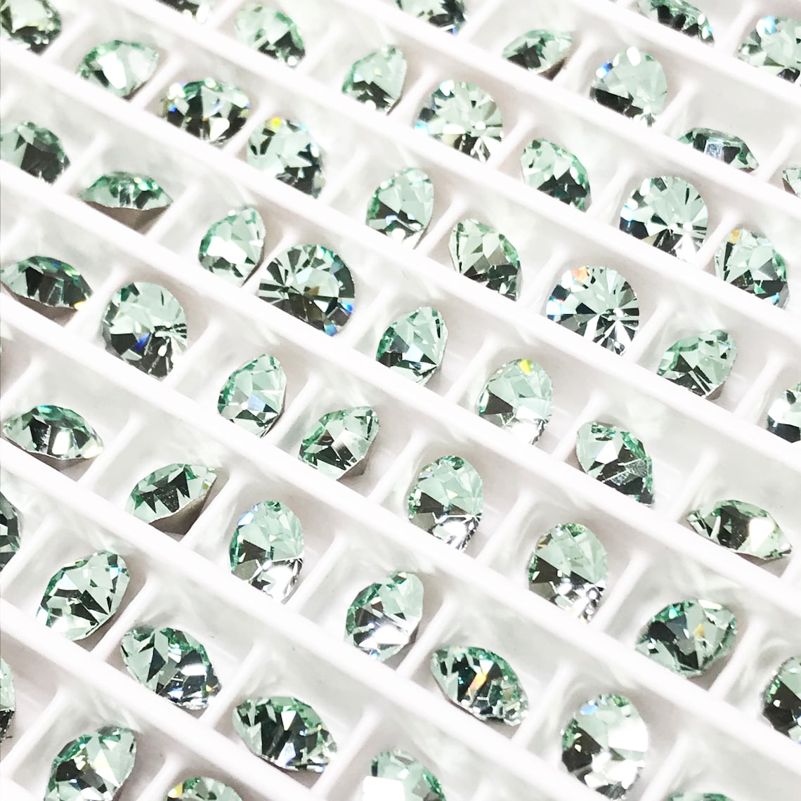 Chrysolite Preciosa Crystal Chaton Stones 12 Foiled 39ss | Etsy