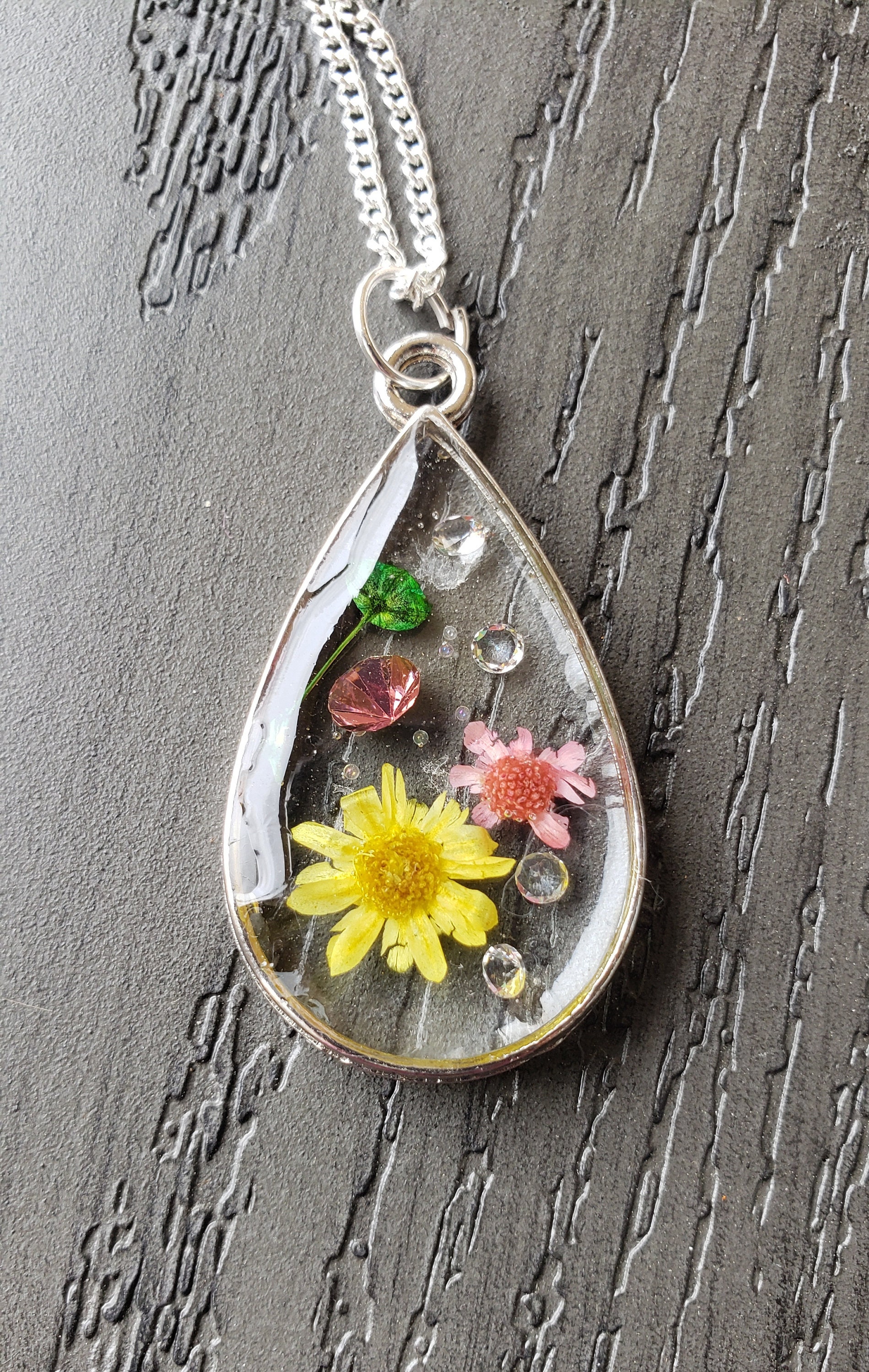 Beautiful Handmade Real Flowers Resin Pendants - Etsy