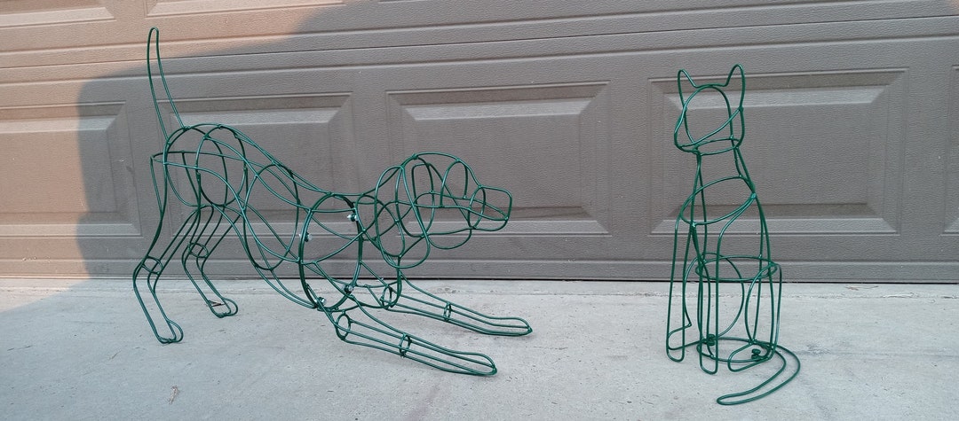 Dog and Cat Playing Topiary Frames, Topiary Forms, Custom Topiary ...