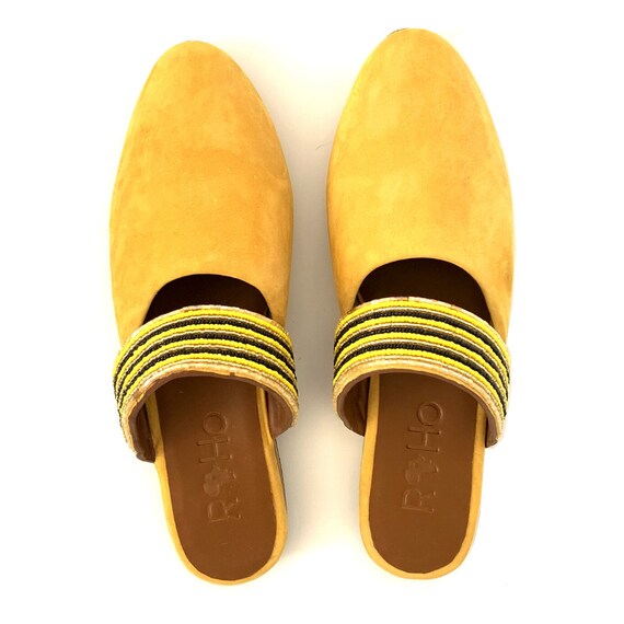 Mules en daim perlées à la moutarde faites à la main au Kenya | Etsy